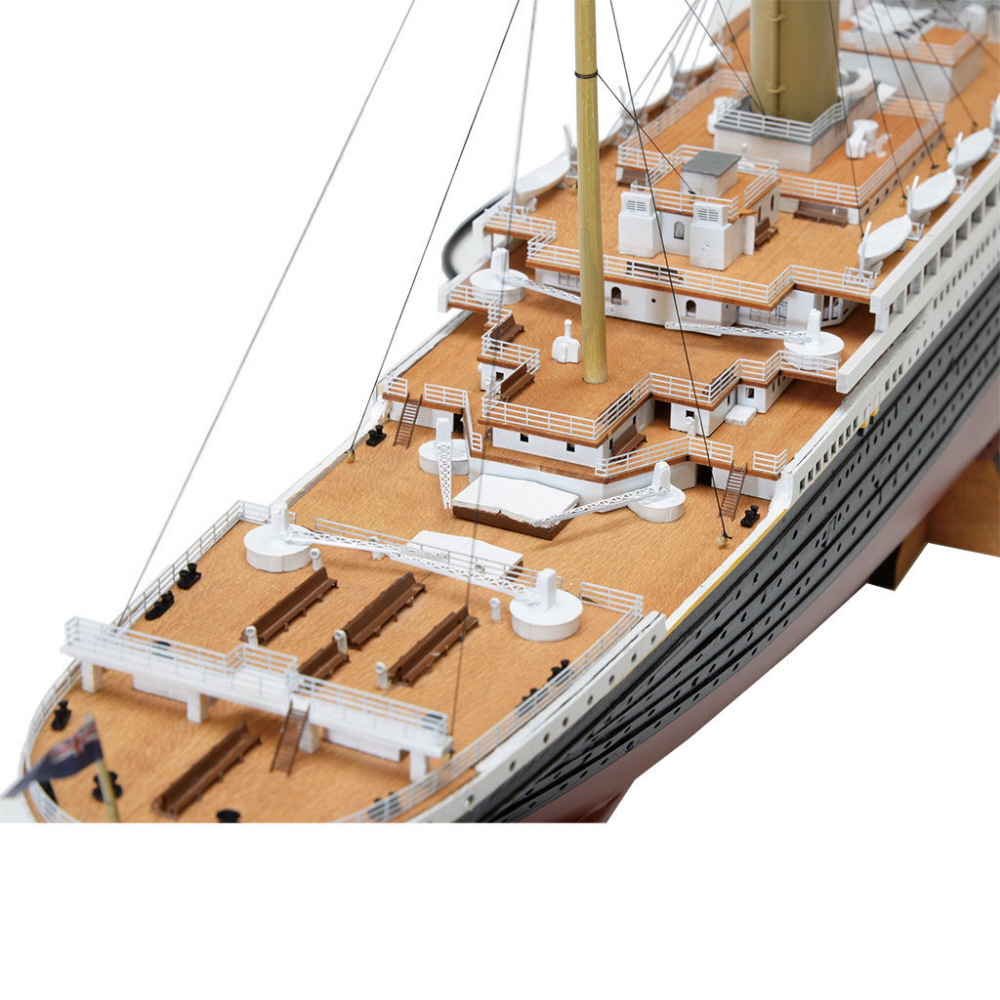 "RMS TITANIC" Ocean liner Model kit