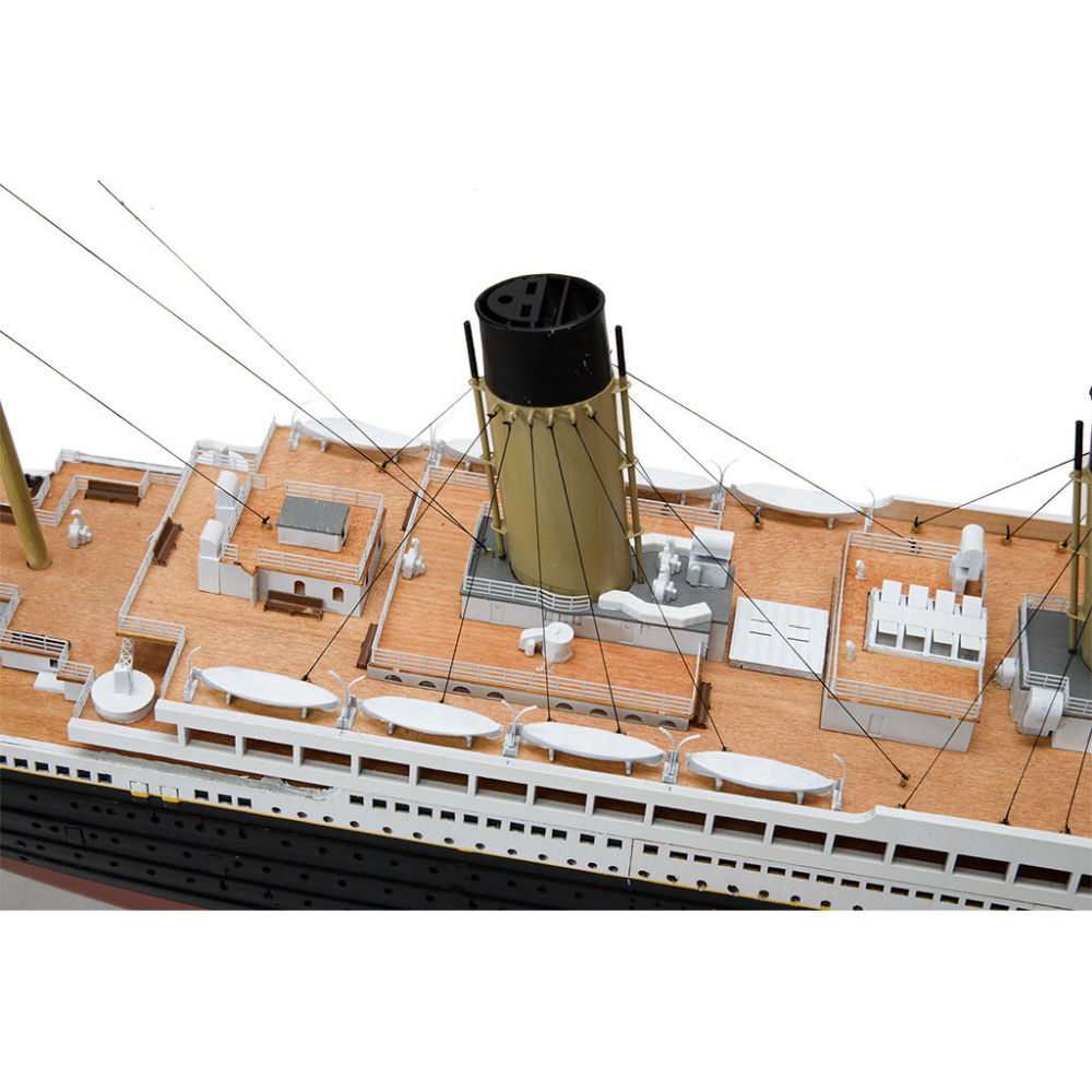 "RMS TITANIC" Ocean liner Model kit