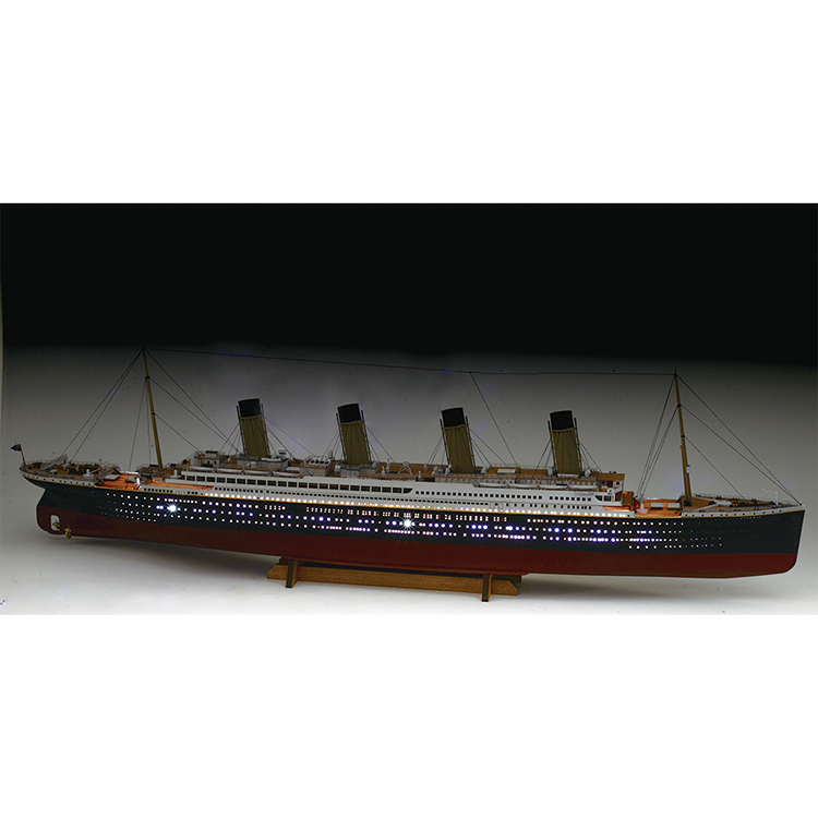 "RMS TITANIC" Ocean liner Model kit