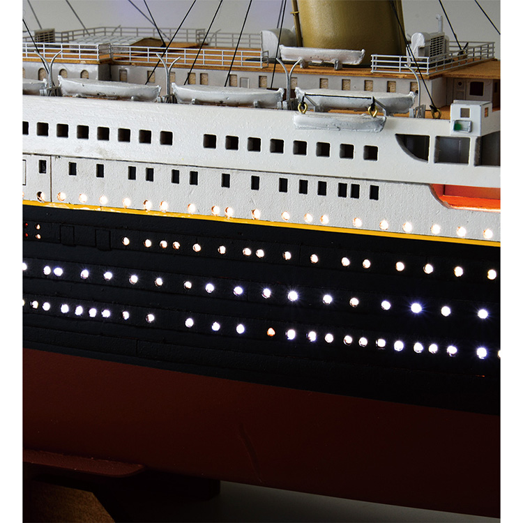 "RMS TITANIC" Ocean liner Model kit